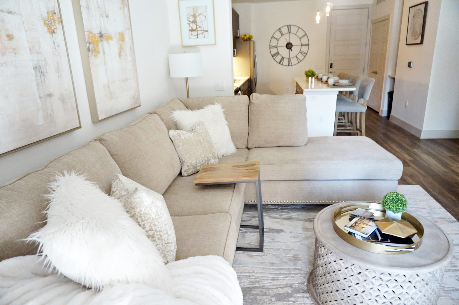 AZ Bachelor Pad